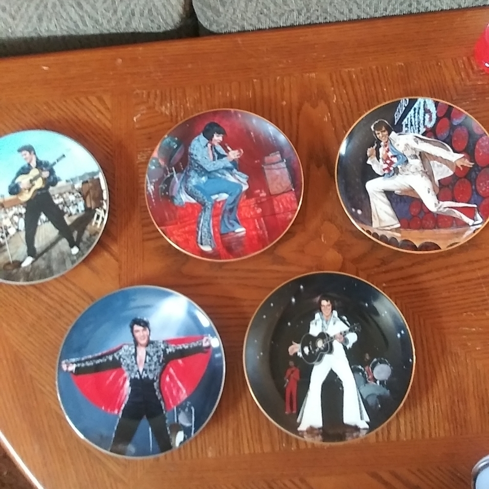 5 Elvis Collectors Plates - Gem